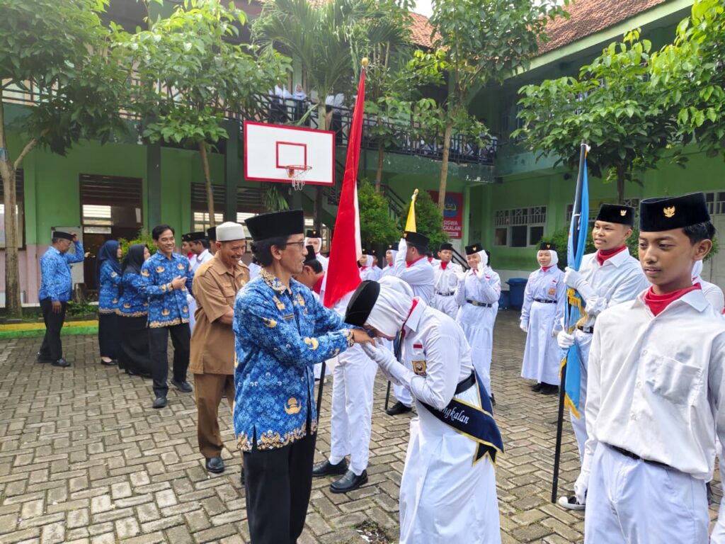 Pelantikan Pengurus OSIS SMP Negeri 3 Bangkalan Tahun 2025